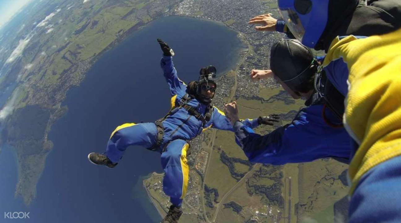 [SALE] Thrilling Skydive Over Lake Taupo - Ticket KD