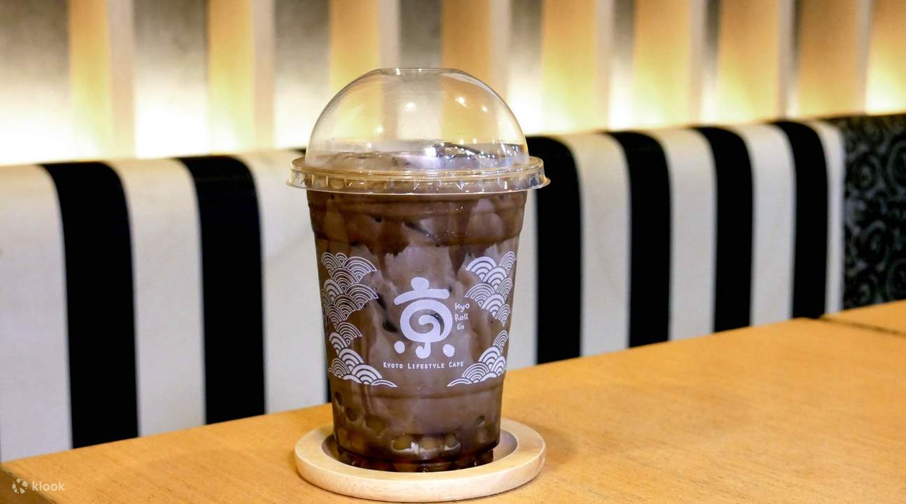 Bubble Tea and Desserts at Kyo Roll En in Lee Gardens Plaza Hat Yai ...