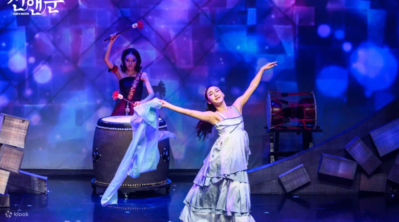 Sun & Moon Traditional Korean Music (Gugak) Show - Klook