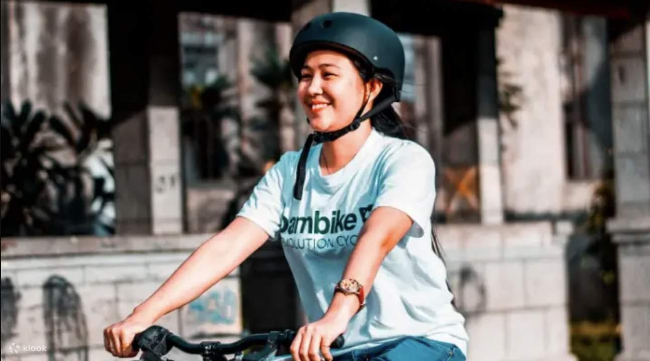 Noleggio di biciclette di bambù (Bambike) a Intramuros, Manila ...
