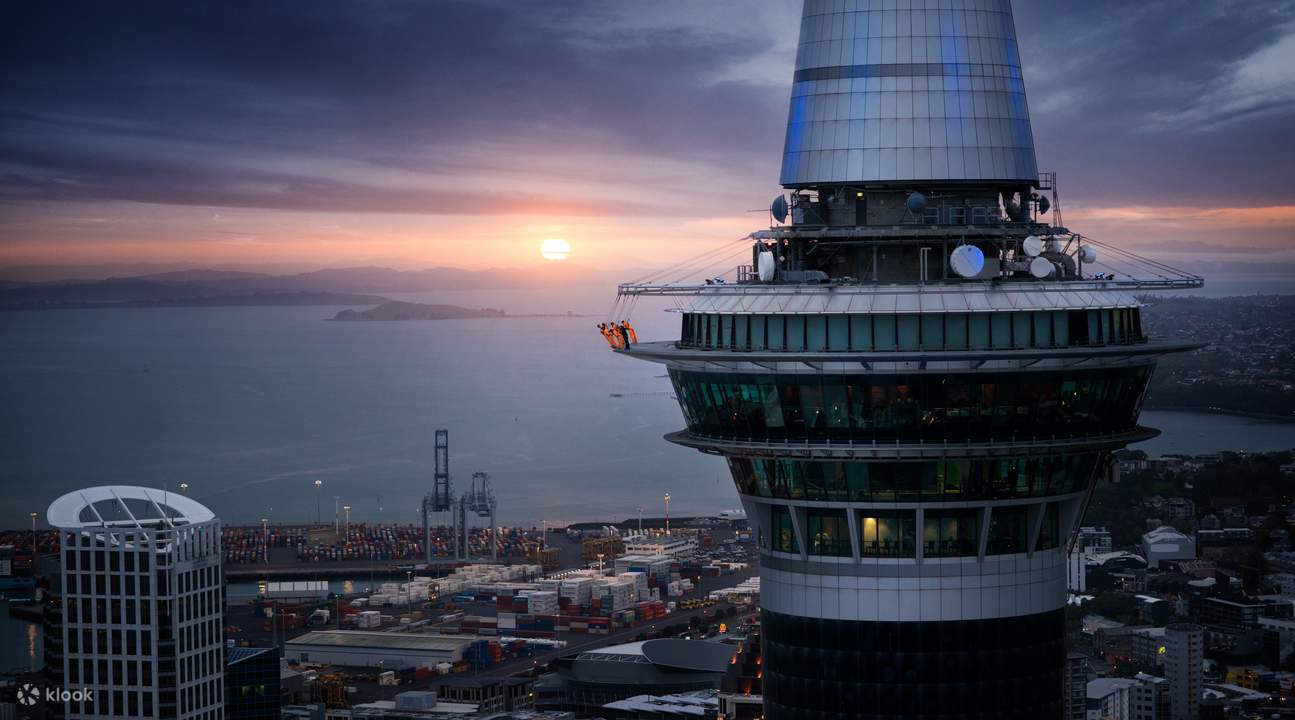 Auckland Sky Tower SkyWalk and SkyJump - Klook Australia
