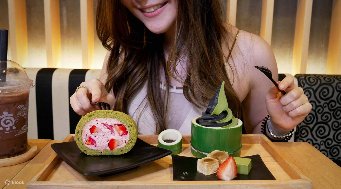 Bubble Tea and Desserts at Kyo Roll En in Lee Gardens Plaza Hat Yai ...