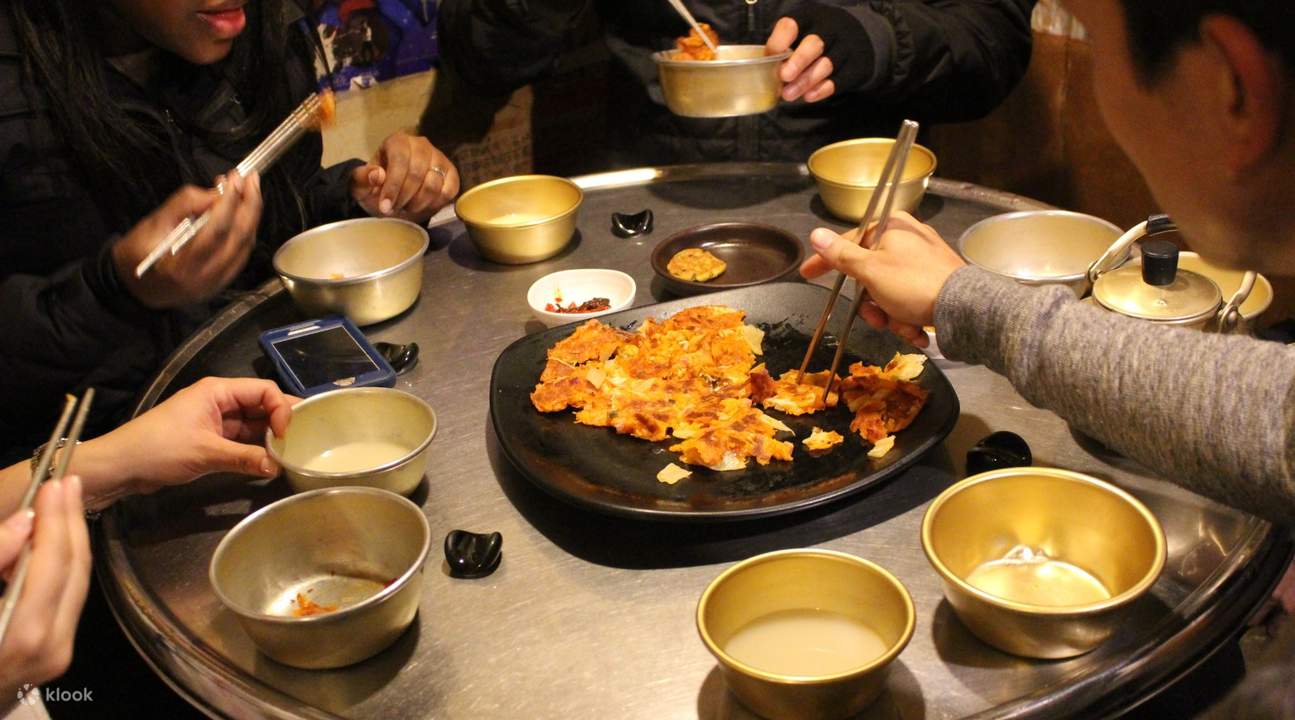 Korean Night Dining Tour - Klook