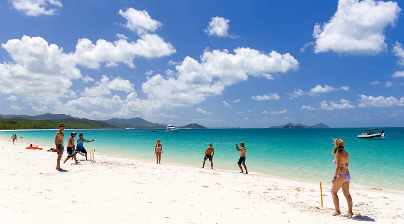 Dagtocht naar Whitehaven Beach en Hill Inlet vanuit Airlie Beach of ...