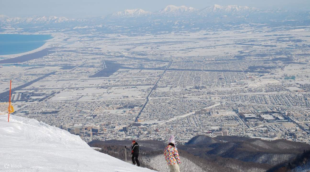 Hokkaido Ski Bus Round-trip Ticket for Sapporo Teine with Lift Ticket ...