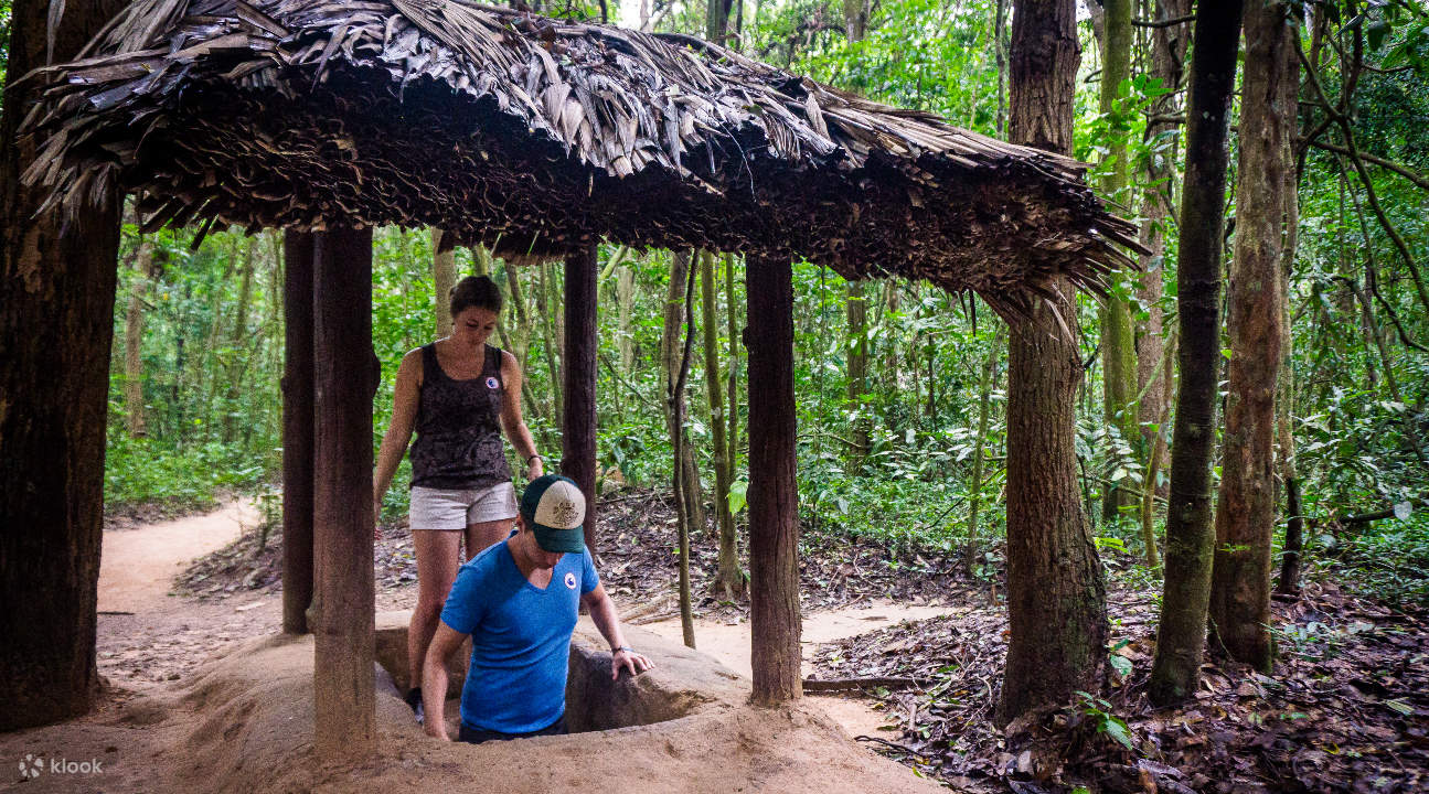 Visite d'une journée complète des tunnels privés de Cu Chi et du temple ...