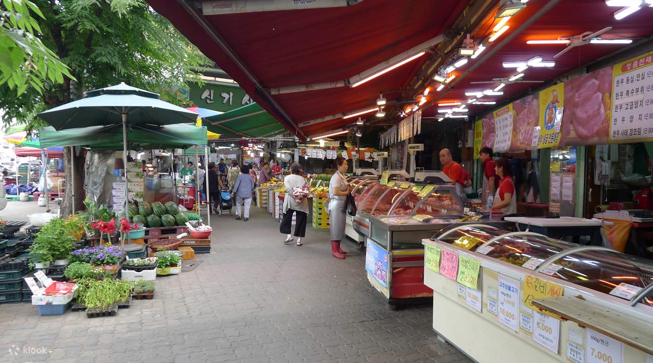 Incheon Shopping & Food Day Tour (Shin Gi Market & Hyundai Premium ...