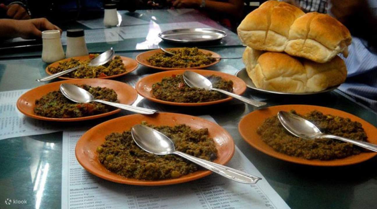 Food Crawl in Pune, India - Klook