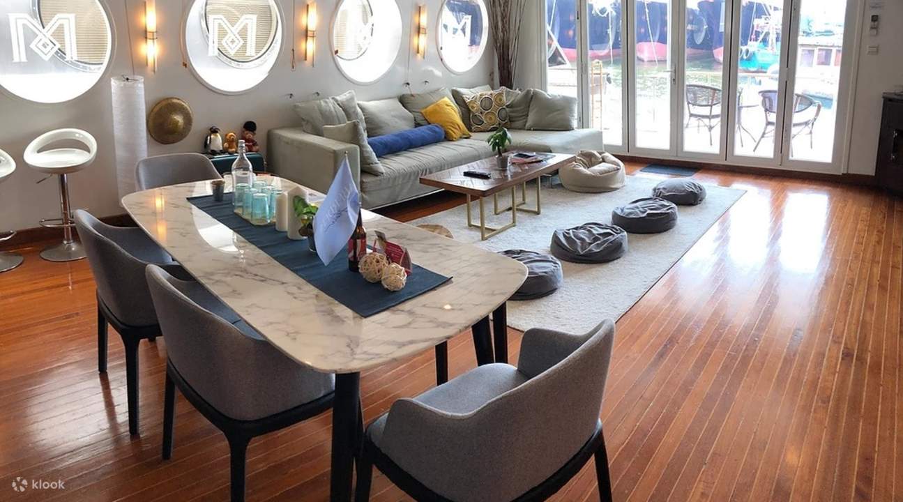 Overnight Luxury Houseboat Experience in Aberdeen - Klook United States