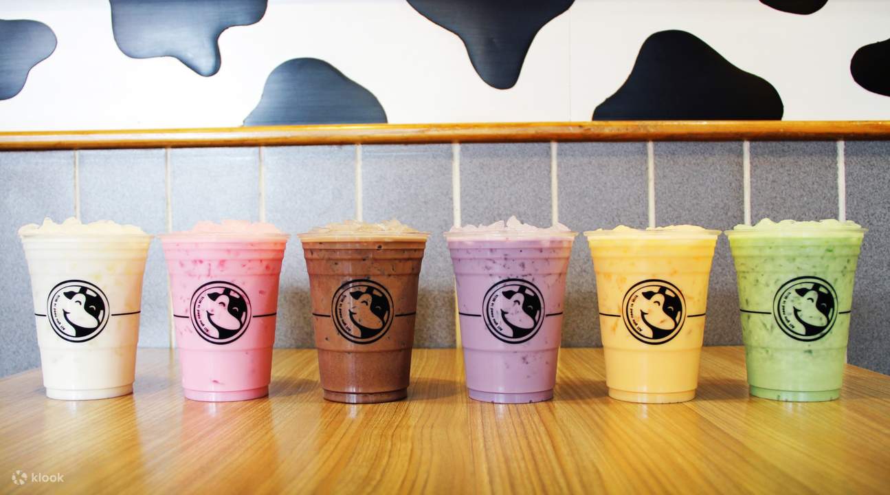 2 Kaya BunBun and 1 Milk Beverage at Milk Plus at MBK Center, Thailand ...