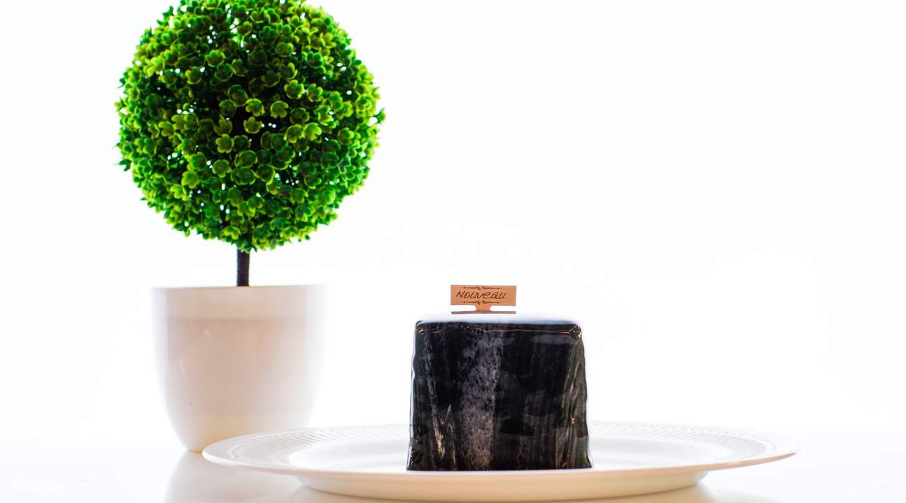 Dessert Discount at Nouveau Cafe in Raffles Place, Singapore - Klook ...
