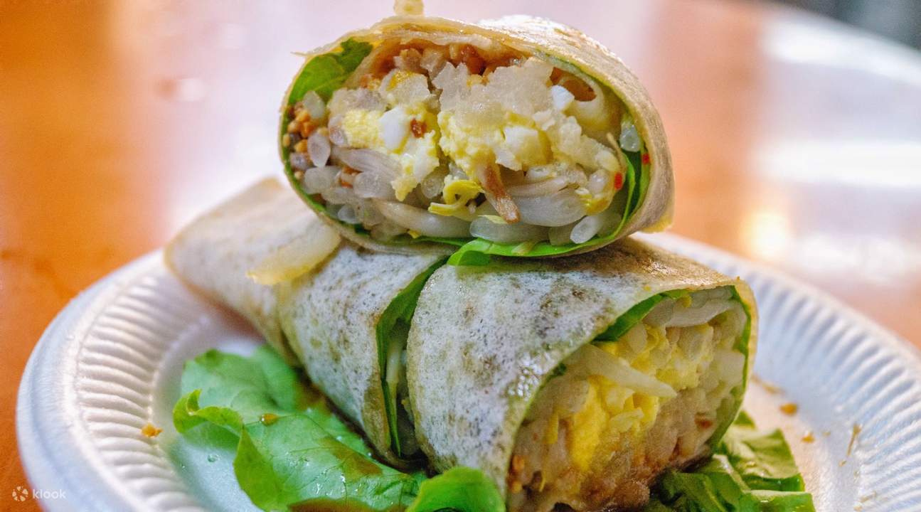 China Town Popiah at Rojak. Popiah & Cockle in Maxwell Food Centre ...