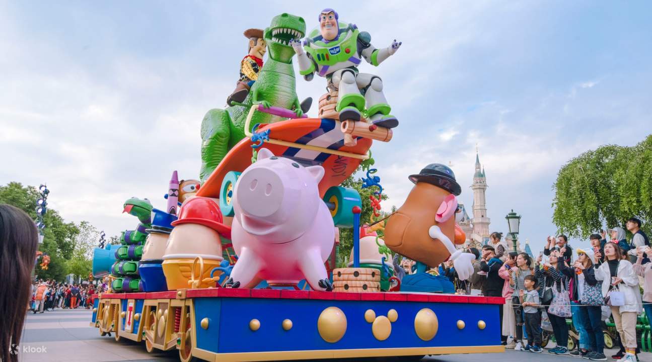 Shared City Transfers from Shanghai to Shanghai Disneyland Resort in ...