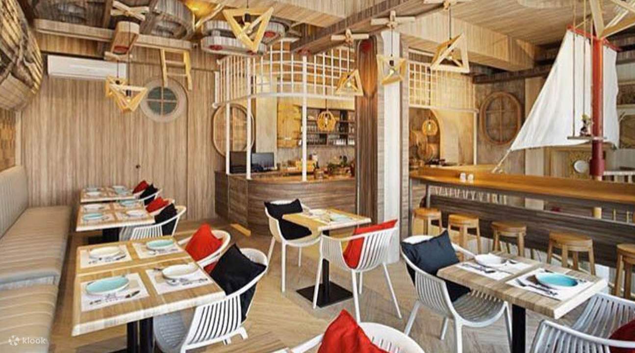 Seafood Buffet and Free Flow Drinks at Burn Whale at Siam Square - Klook