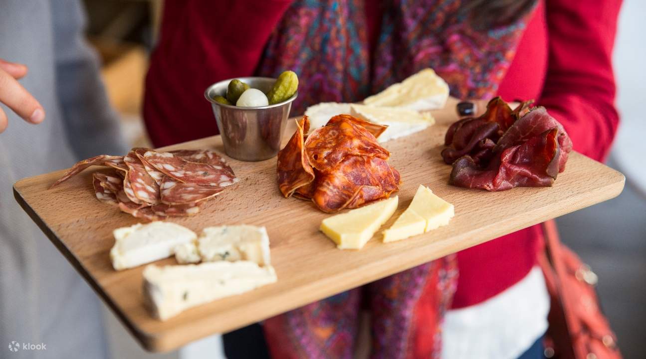 Food Favorites Tour with 10 Tastings in Paris, France - Klook