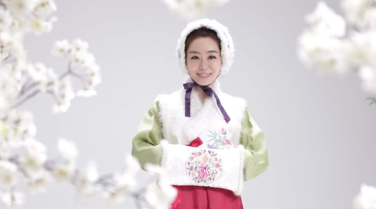 Hanbok Portrait Experience by Z-and in Seoul - Klook