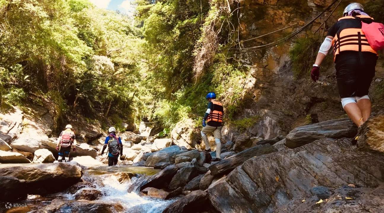 River Tracing Experience with Chinese-speaking Guide in Taitung - Klook