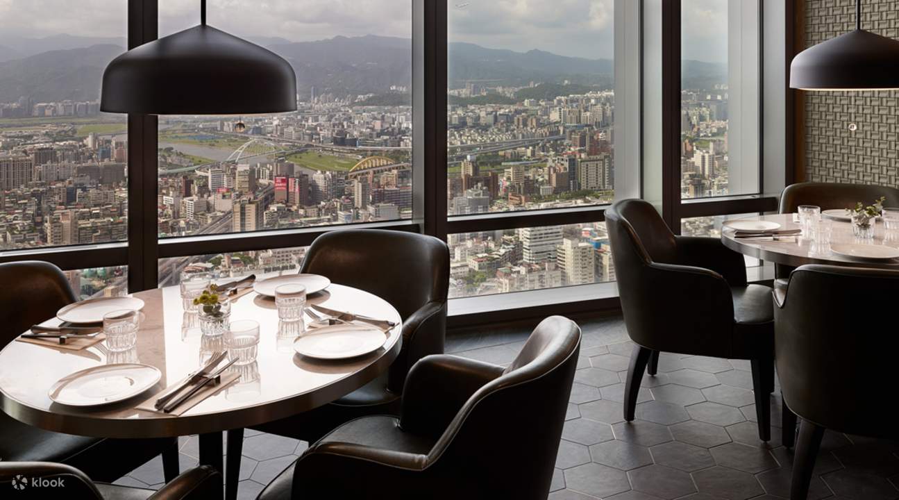 Weekend Lunch/Dinner Buffet at INPARADISE in Taipei City Hall Station ...