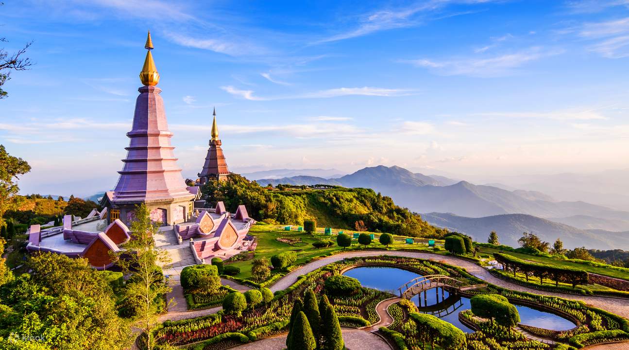 Doi Inthanon National Park & King and Queen's Pagodas Car Charter by ...