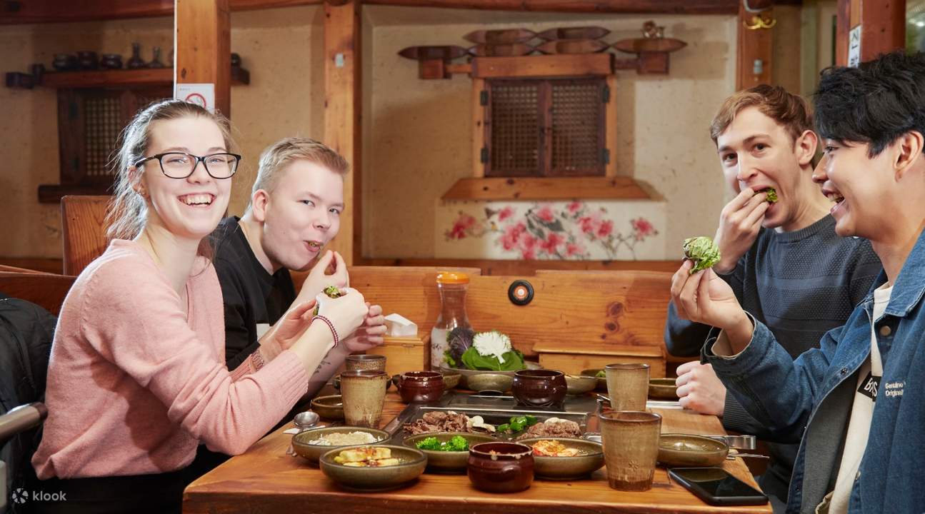 Korean Night Dining Tour - Klook