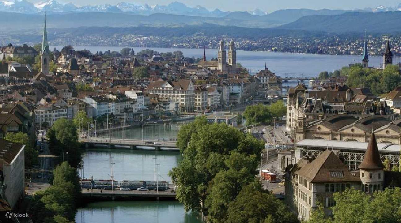 Zurich Half-Day City Tour with Cruise and Lindt Home of Chocolate ...