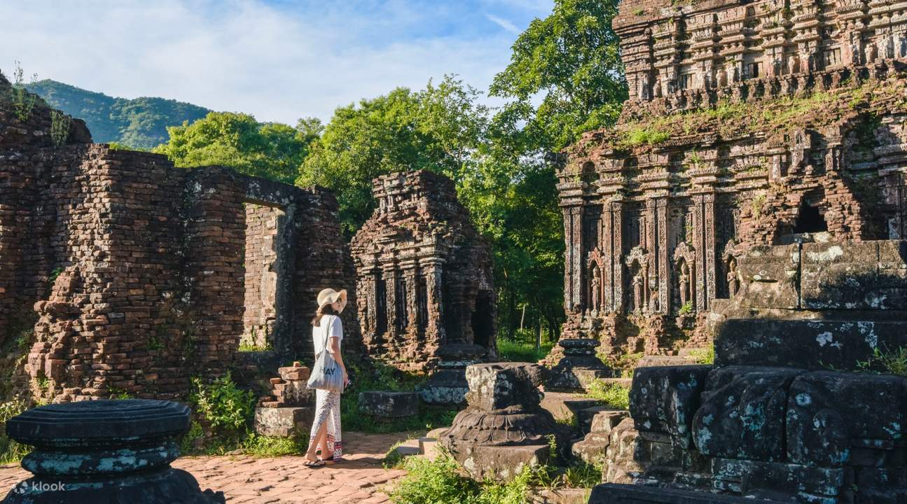 My Son Early Morning Tour by Bus - Klook Philippines