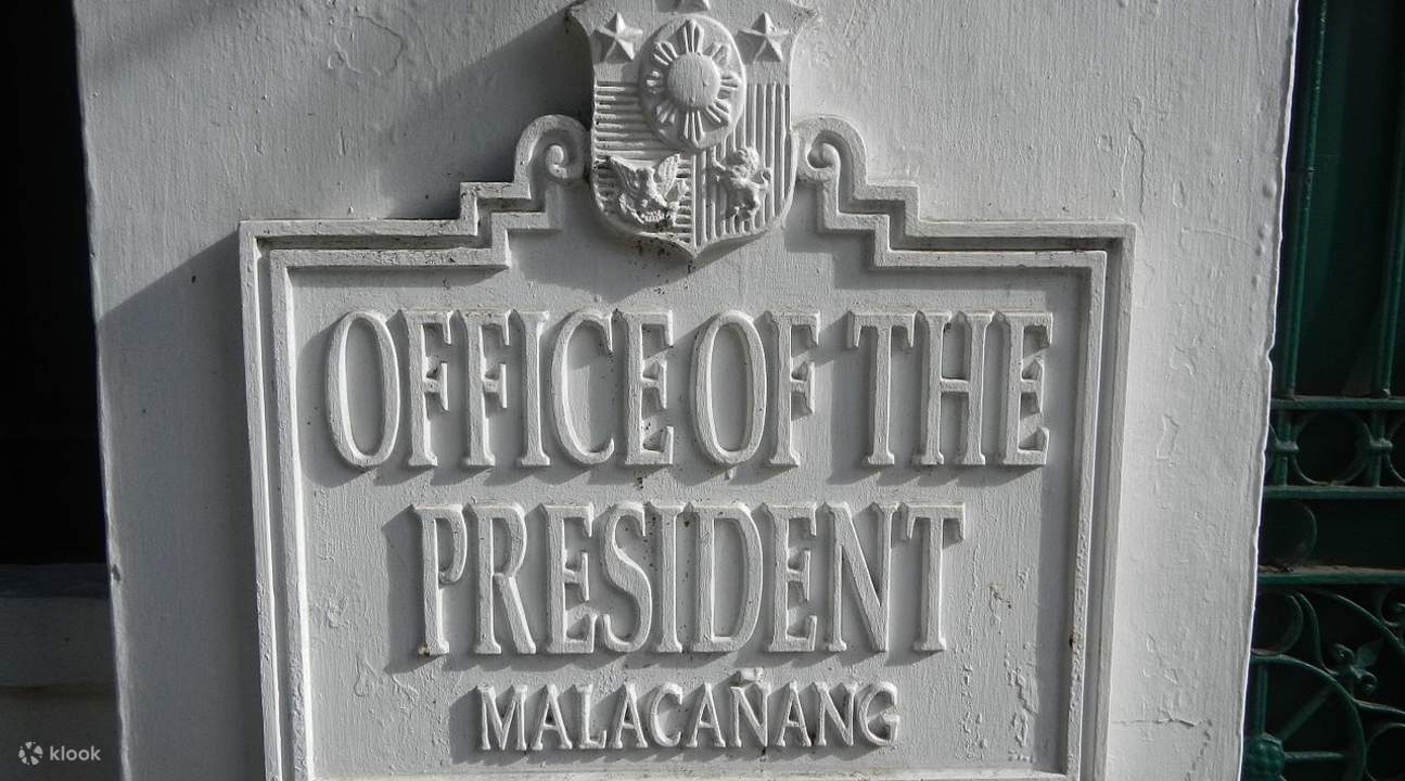 Wisata jalan kaki berpemandu di San Miguel + Istana Malacanang di ...