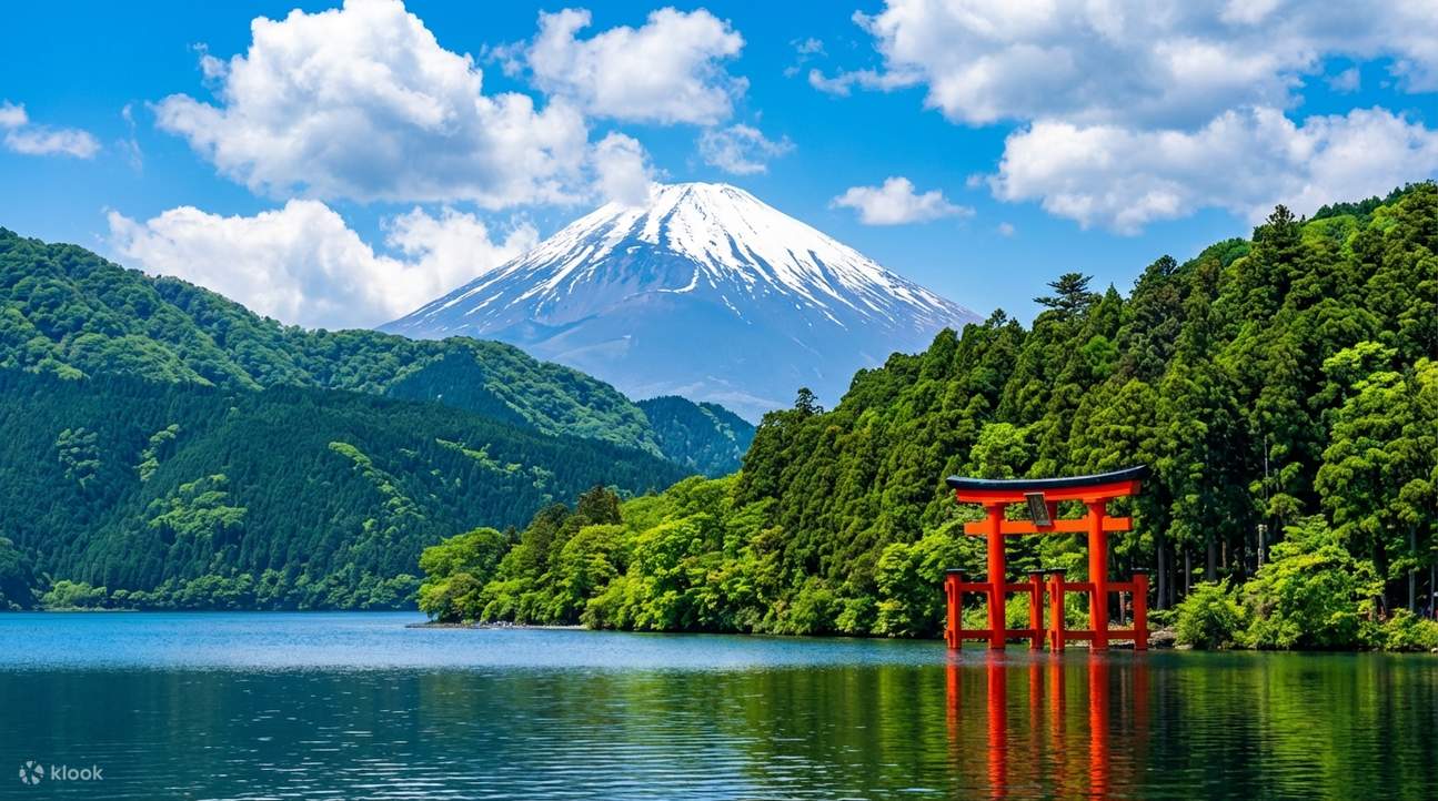 Mount Fuji & Hakone: Hakone Shrine & Water Torii & Pirate Ship ...