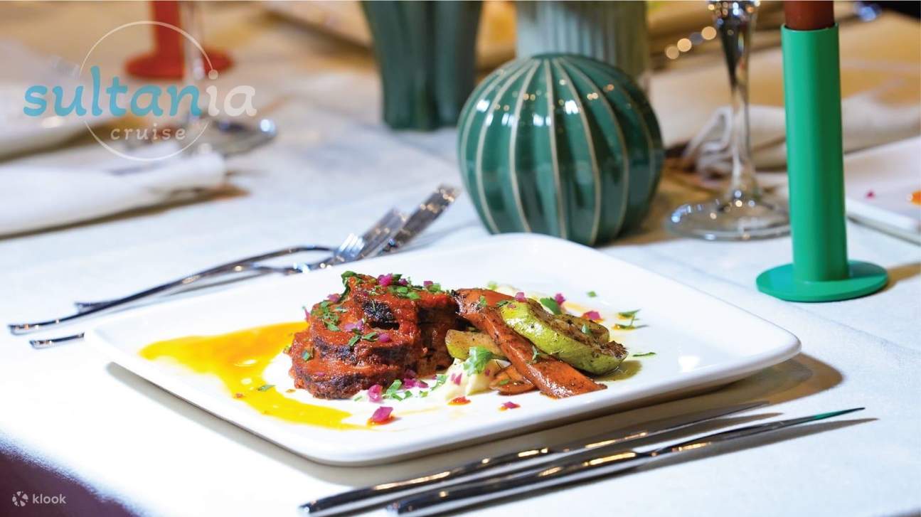 Pelayaran Makan Malam di Selat Bosphorus & Pertunjukan Malam Turki ...