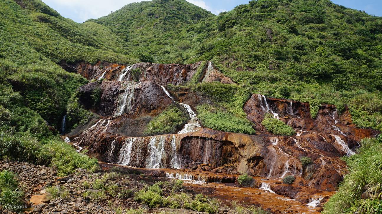 Golden Waterfall & Jiufen Old Street & Shifen Sky Lantern One-Day Tour ...