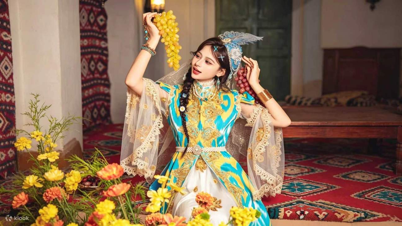 Xinjiang Urumqi Ethnic Clothing · Travel Photography Experience - Klook
