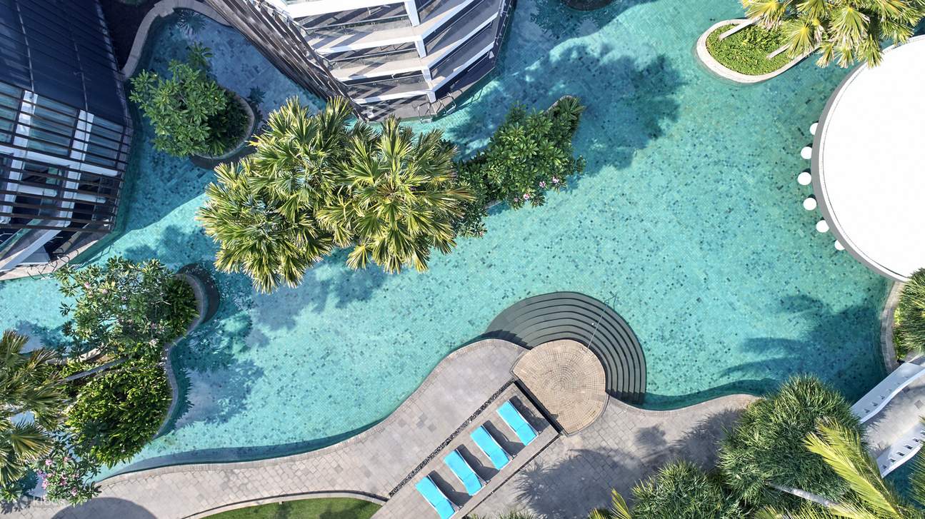 Pool Day Pass at Le Meridien Hotel Jimbaran - Klook Canada