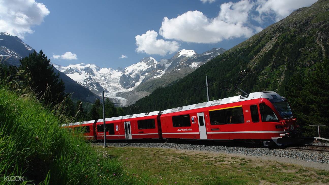 Bernina Train and Swiss Alps: guided tour in Italian from Milan