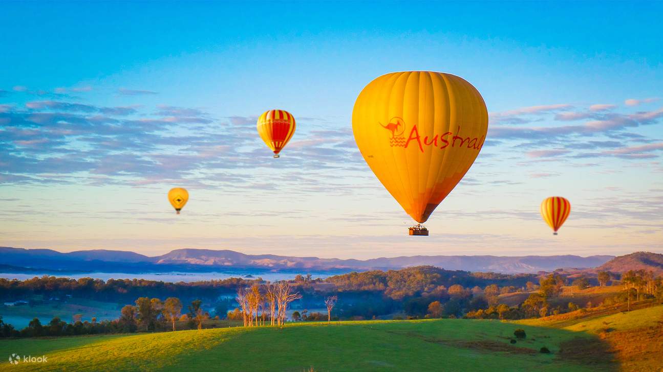 Perjalanan Belon Udara Panas Gold Coast dengan Sarapan Ladang Anggur ...