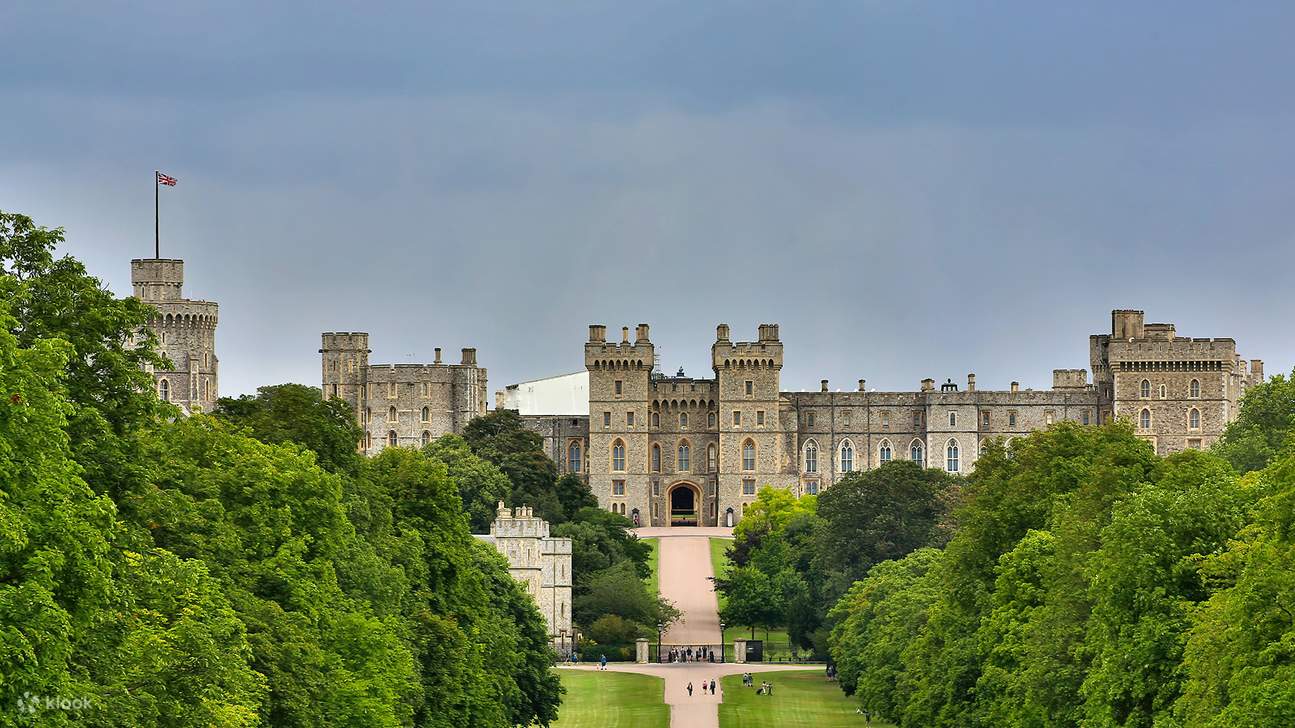 Windsor, Stonehenge & Bath Day Trip from London with Chinese Guide ...
