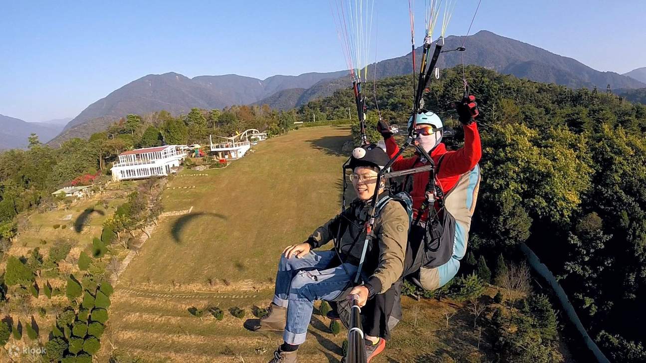 Nantou Puli Hsiaohu Flying Paragliding Base including Full Photography ...