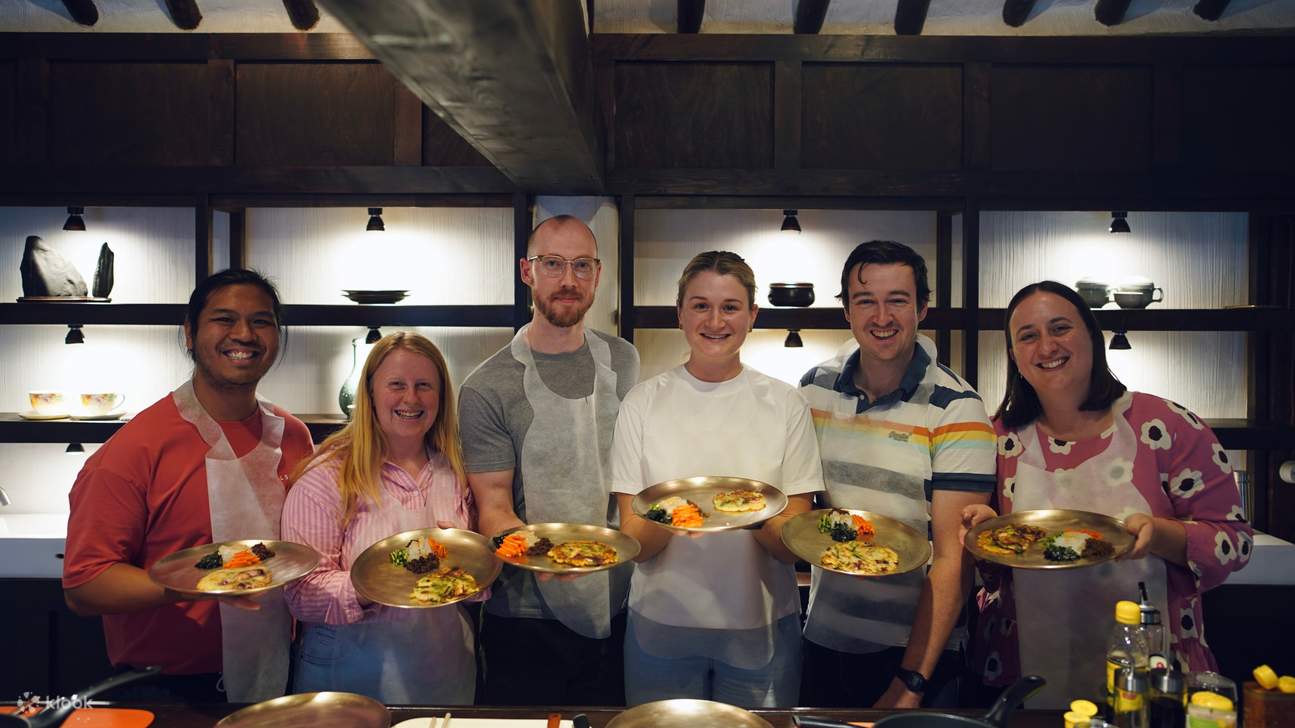 Pengalaman Kelas Memasak Diraja Seoul dalam Hanok: Tradisional Korea ...