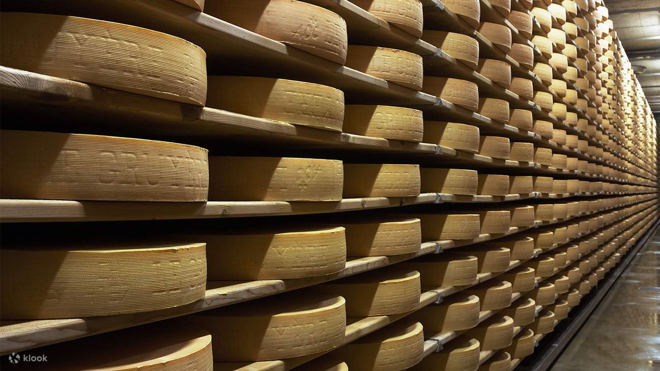 Private Tour to Gruyeres, Chocolate, Cheese & Golden Pass Train - Klook ...
