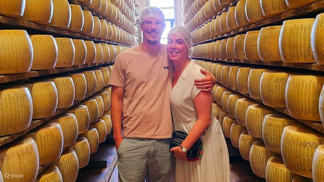 Parmesan cheese factory tour with tastings in Parma - Klook, Vereinigte ...