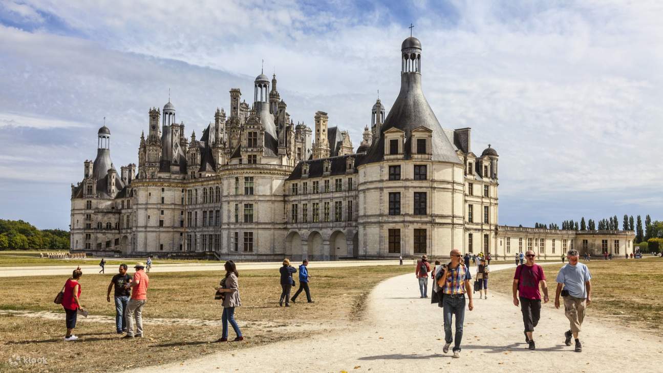 Lawatan Istana Lembah Loire & Kota Pertengahan Orleans dari Paris ...