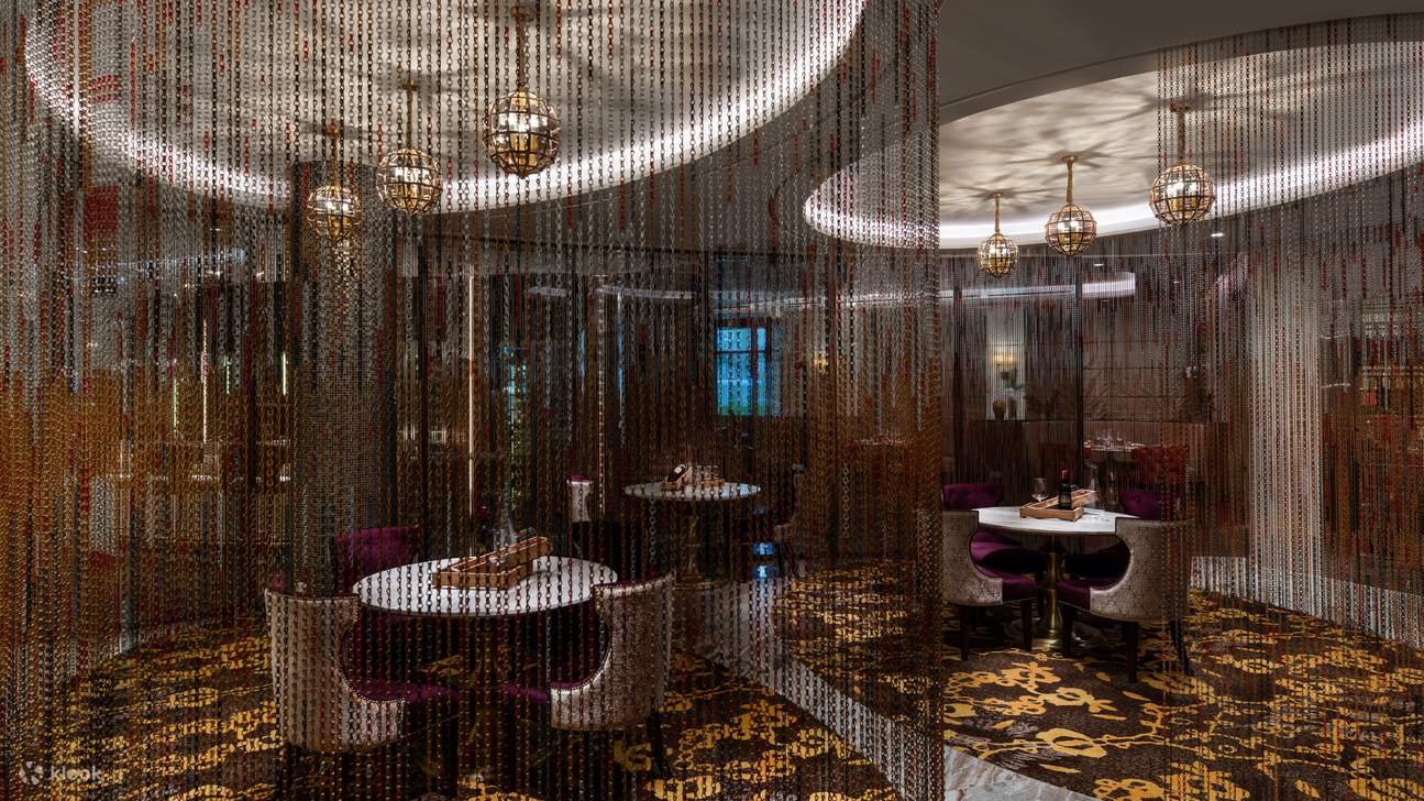 Cold Seafood Tower at Sheraton Grand Da Nang (The Grill Restaurant) - Klook