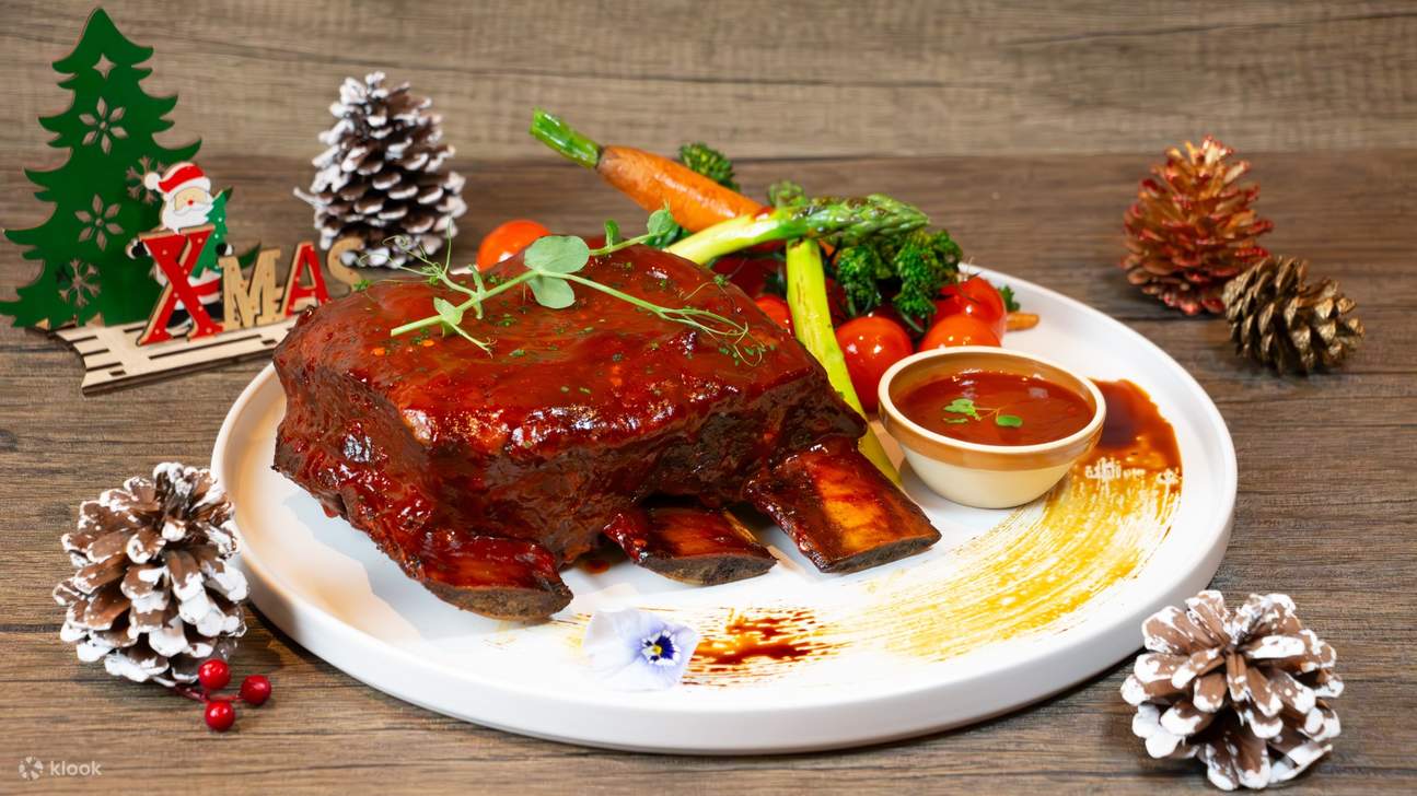 Christmas Festive Takeaways at Holiday Inn Singapore Atrium - Klook