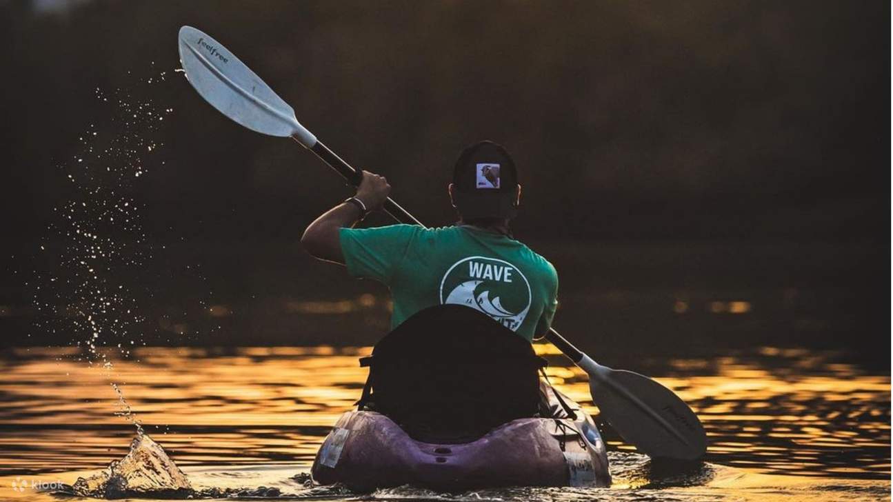 Sunset kayaking experience in Muscat - Klook Singapore