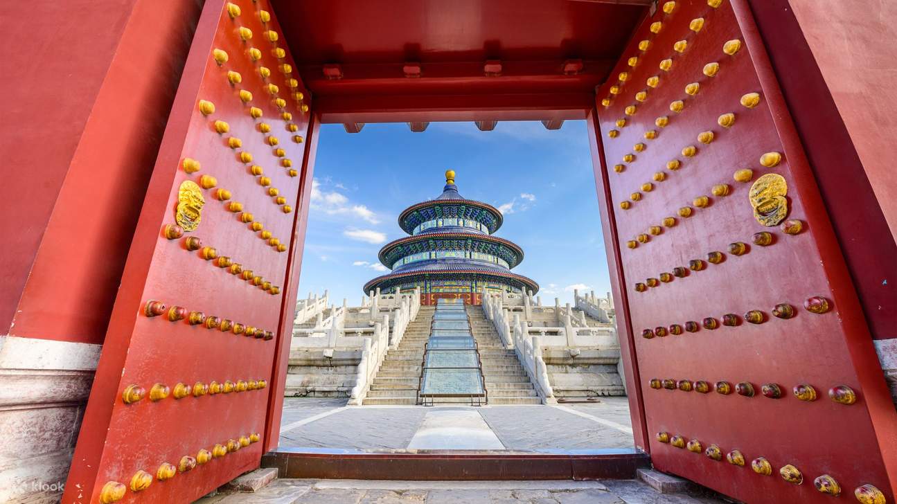 Beijing: Temple of Heaven Park + Beijing Red Theater Acrobatic ...
