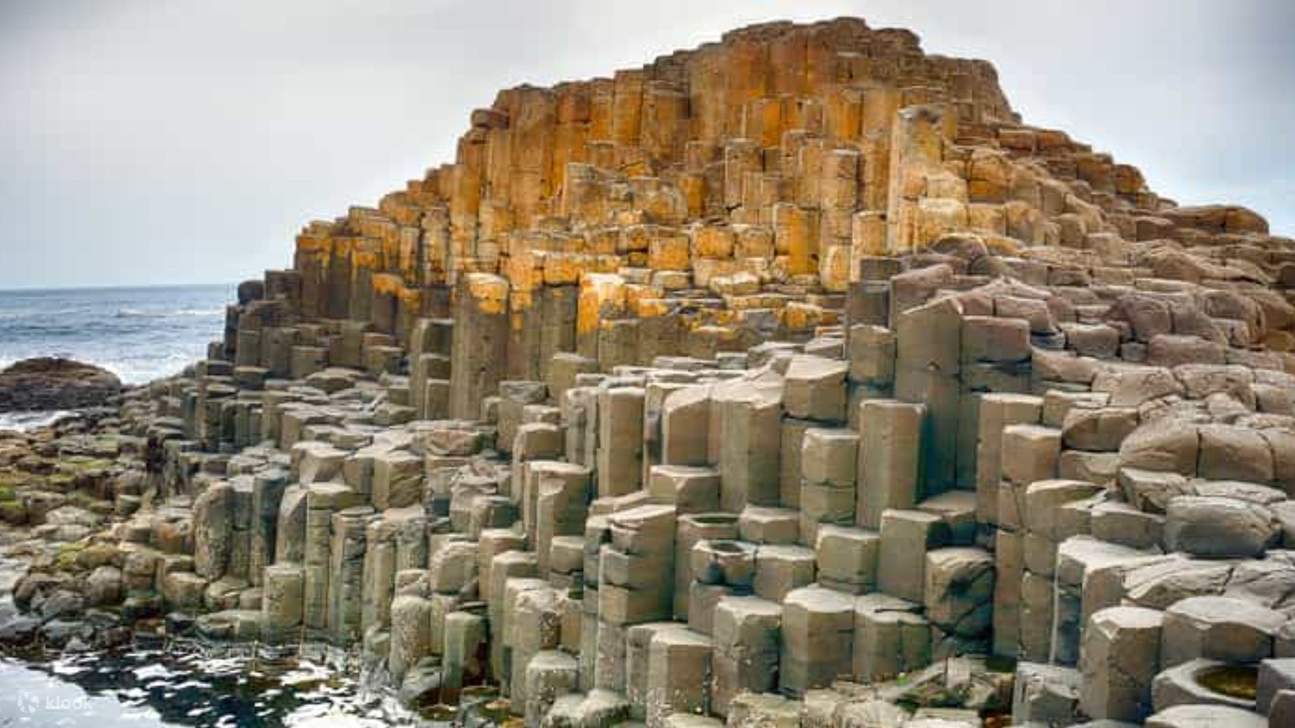 Dublin: Giants Causeway, Dunluce Castle ,Dark Hedges and Belfast ...