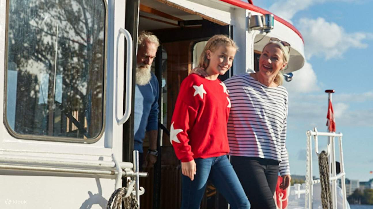Alster Lake boat tour in Hamburg - Klook Singapore