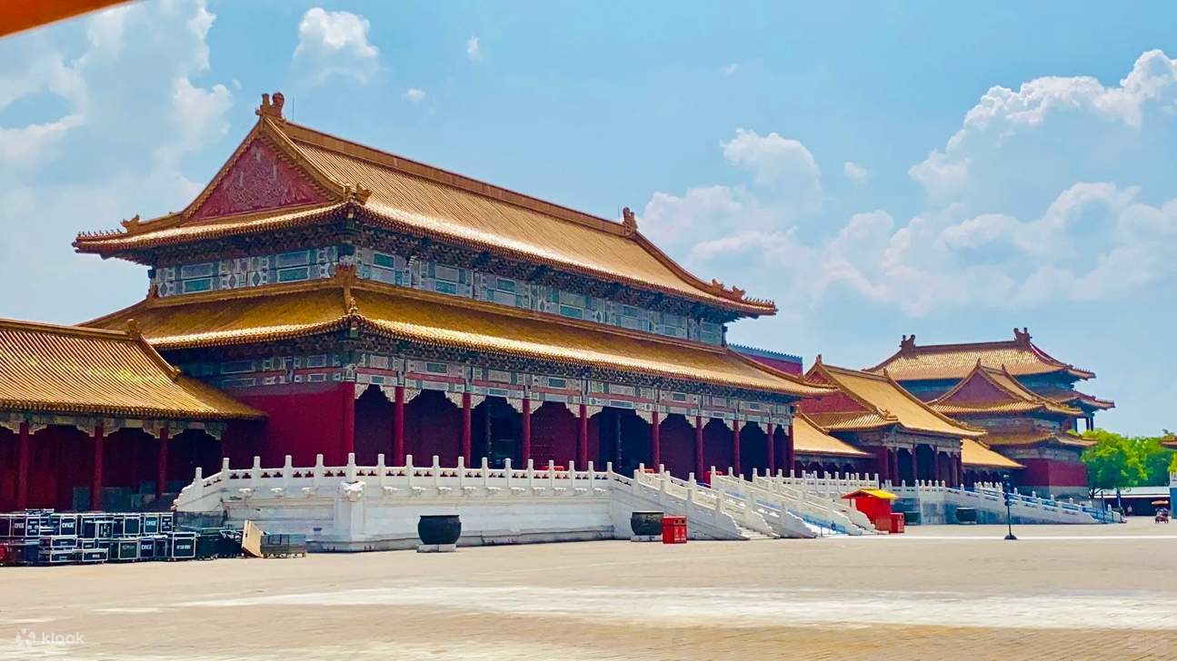 One-day tour from Hangzhou to Jinhua Hengdian World Studios: Qin Palace ...