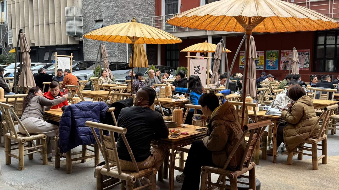 Tea tasting experience at Shaocheng Teahouse in Chengdu, Sichuan ...