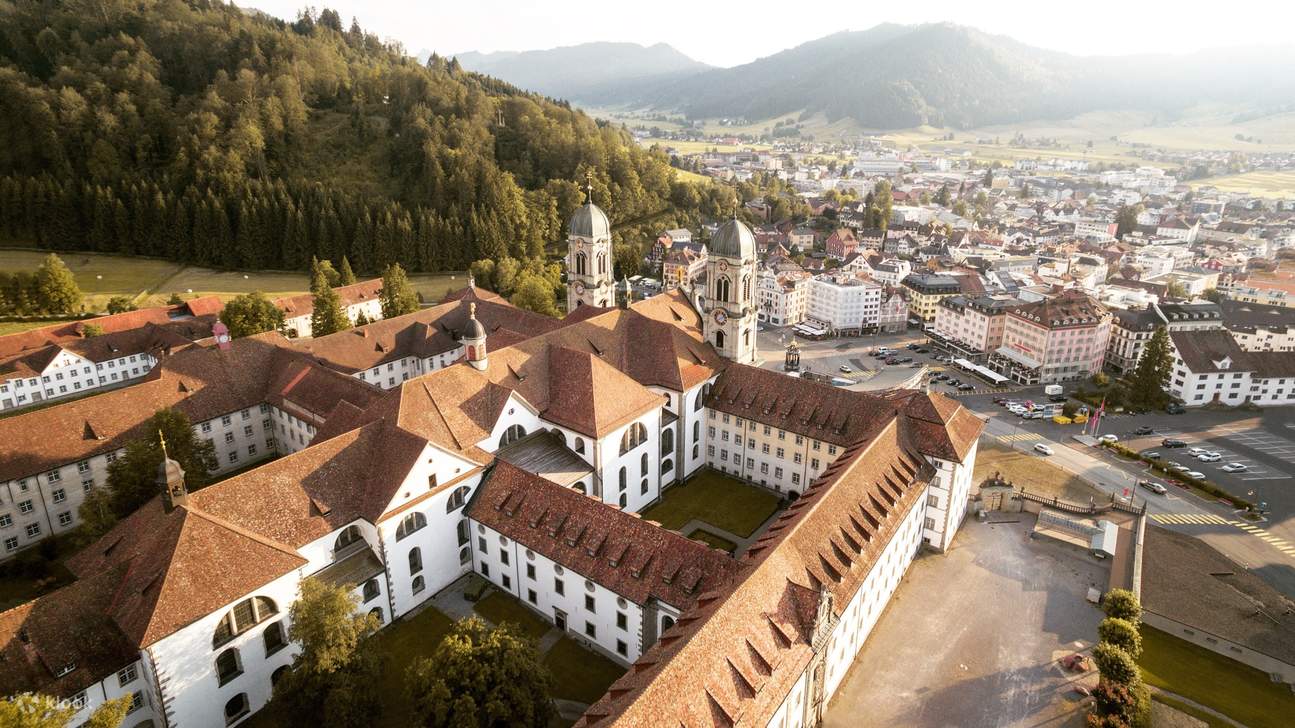 Castle, cheese, and chocolate tour in Zurich - Klook