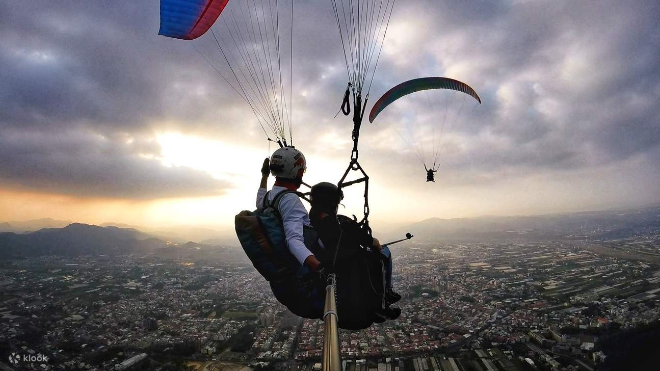 Nantou Puli Hsiaohu Flying Paragliding Base including Full Photography ...